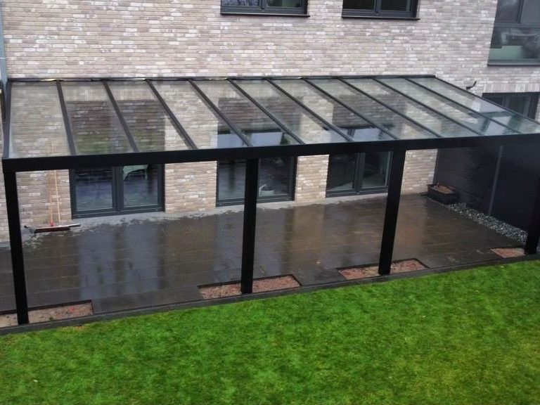 Glazen Veranda Laten Plaatsen voor een comfortabele zitplek | MB Veranda